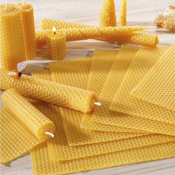 Kerzenbastelset Bienenwaben mit Docht und Anleitung ansehen!
