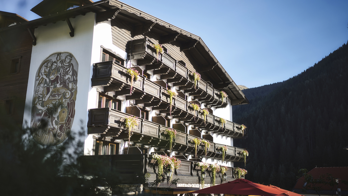 Tirol - Flirsch am Arlberg - 3* Berghotel Basur von Lidl-Reisen ansehen!